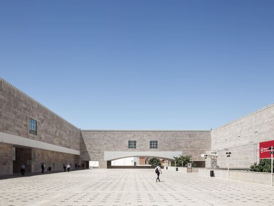 Hommage à Vittorio Gregotti: visite en images du Centre Culturel de ...